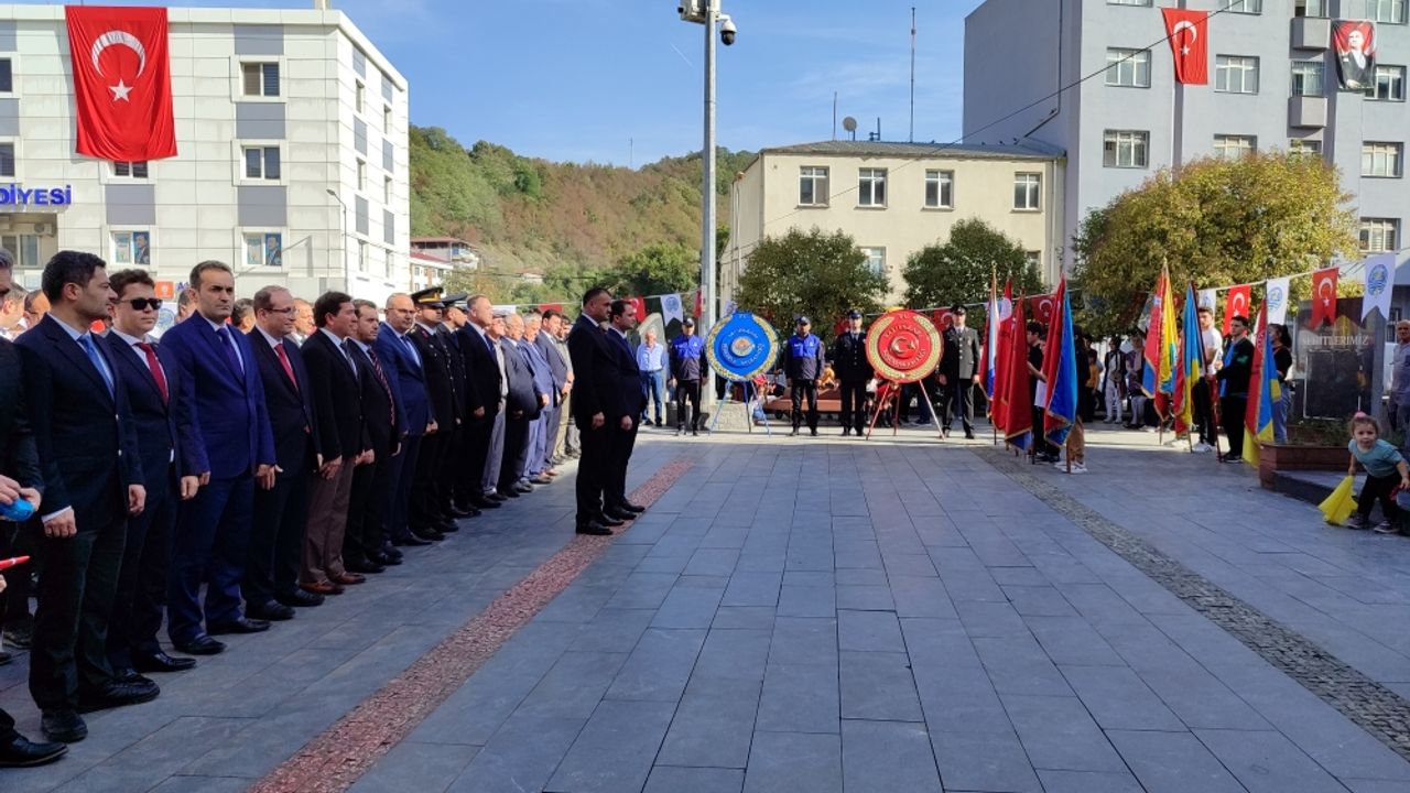 Salıpazarı'nda Cumhuriyet Bayramı kutlamaları başladı - Hürsöz Gazetesi Salıpazarı'nda Cumhuriyet Bayramı kutlamaları başladı - Hürsöz Gazetesi