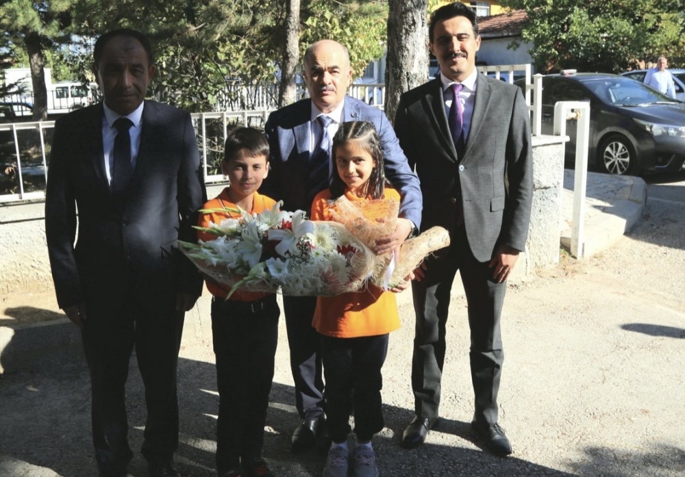 Çorum Valisi Dağlı, Laçin ilçesini ziyaret etti - Hürsöz Gazetesi ... Çorum Valisi Dağlı, Laçin ilçesini ziyaret etti - Hürsöz Gazetesi ...