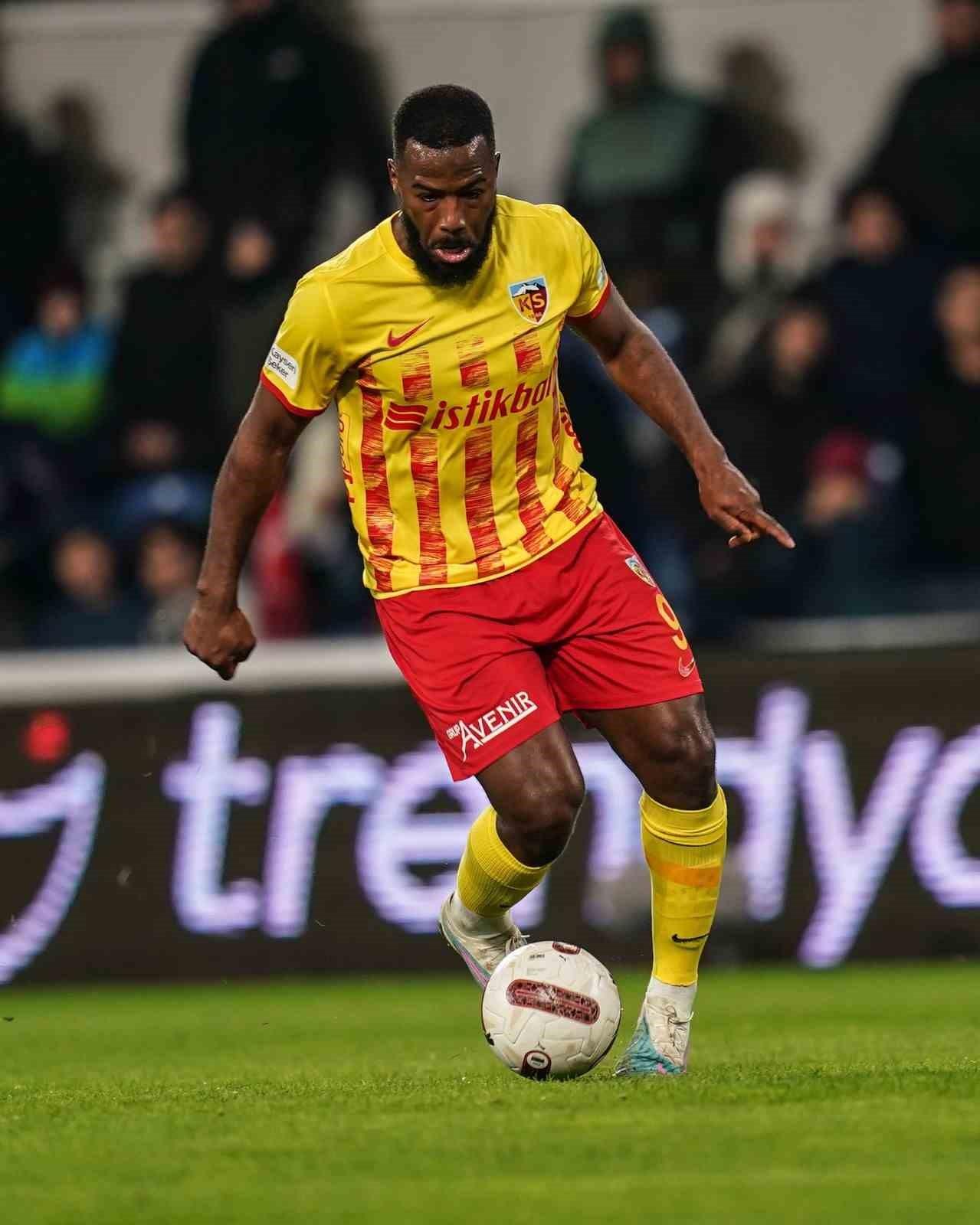 Duckens Nazon ilk golünü attı - Hürsöz Gazetesi